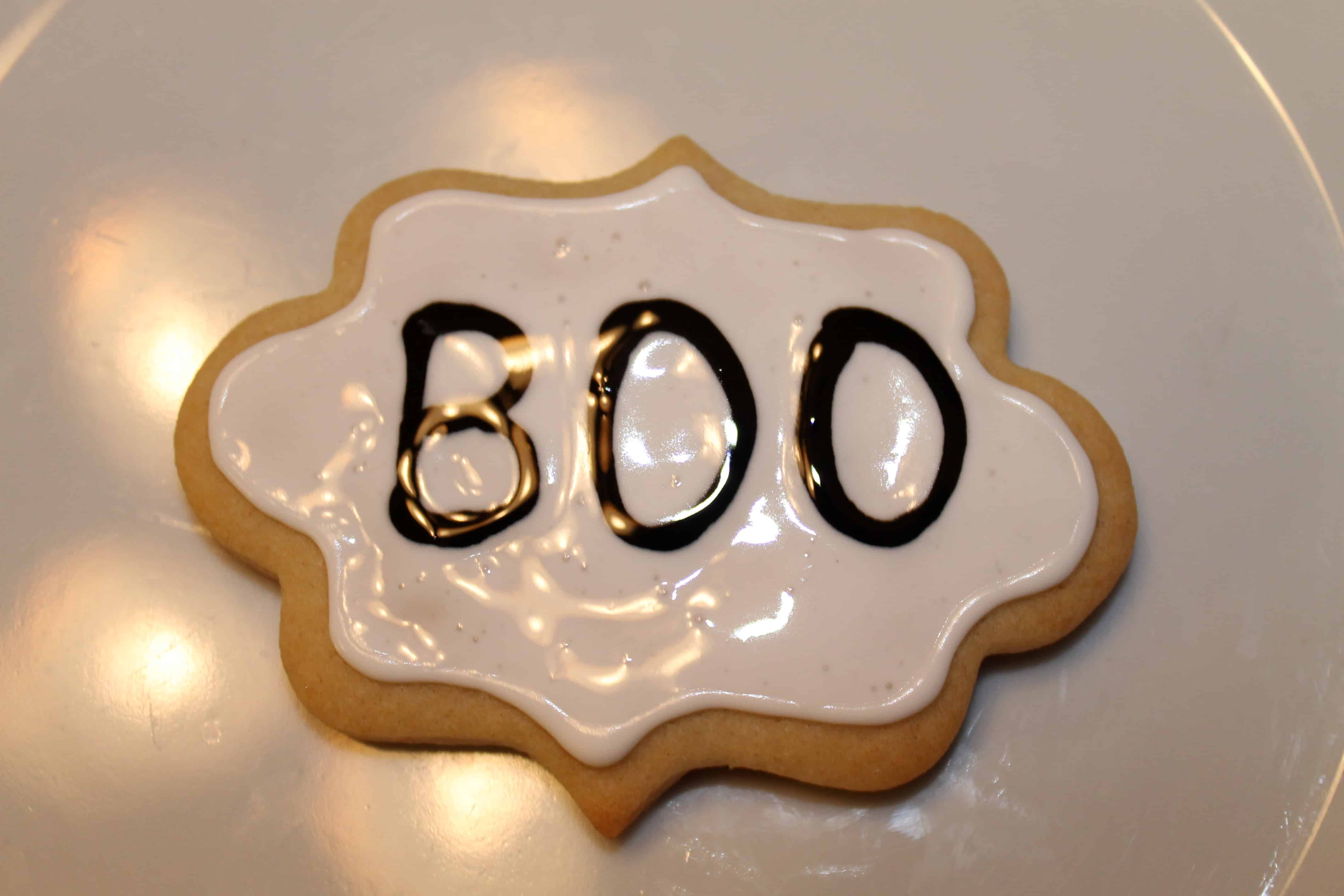 Cookie Decorating: Ghost Cookies - Mom With Cookies