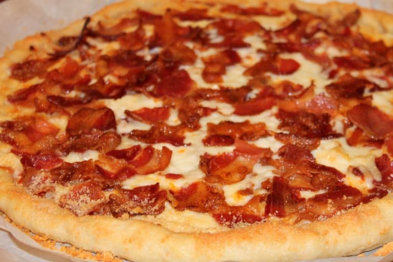 Easy Bacon Pizza - Mom With Cookies