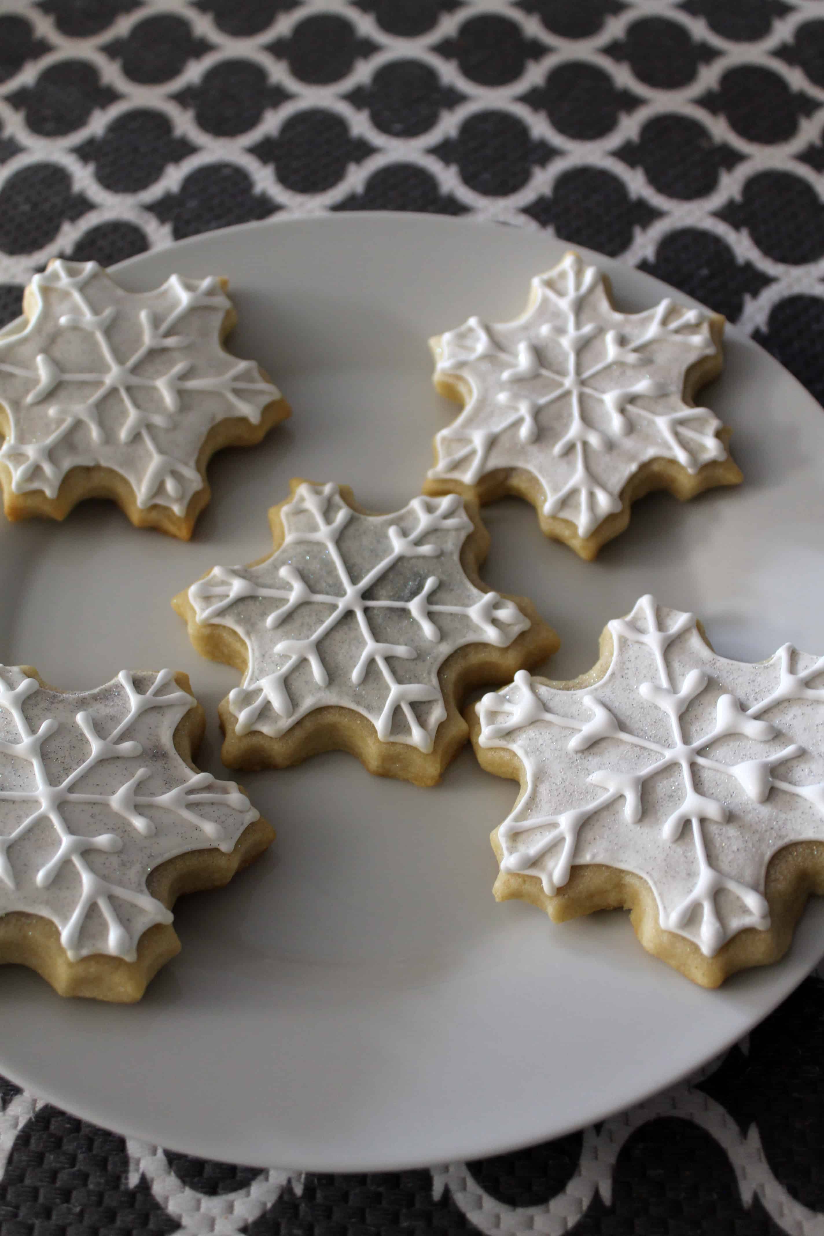 Cookie Decorating: Snowflake Cookies - Mom With Cookies