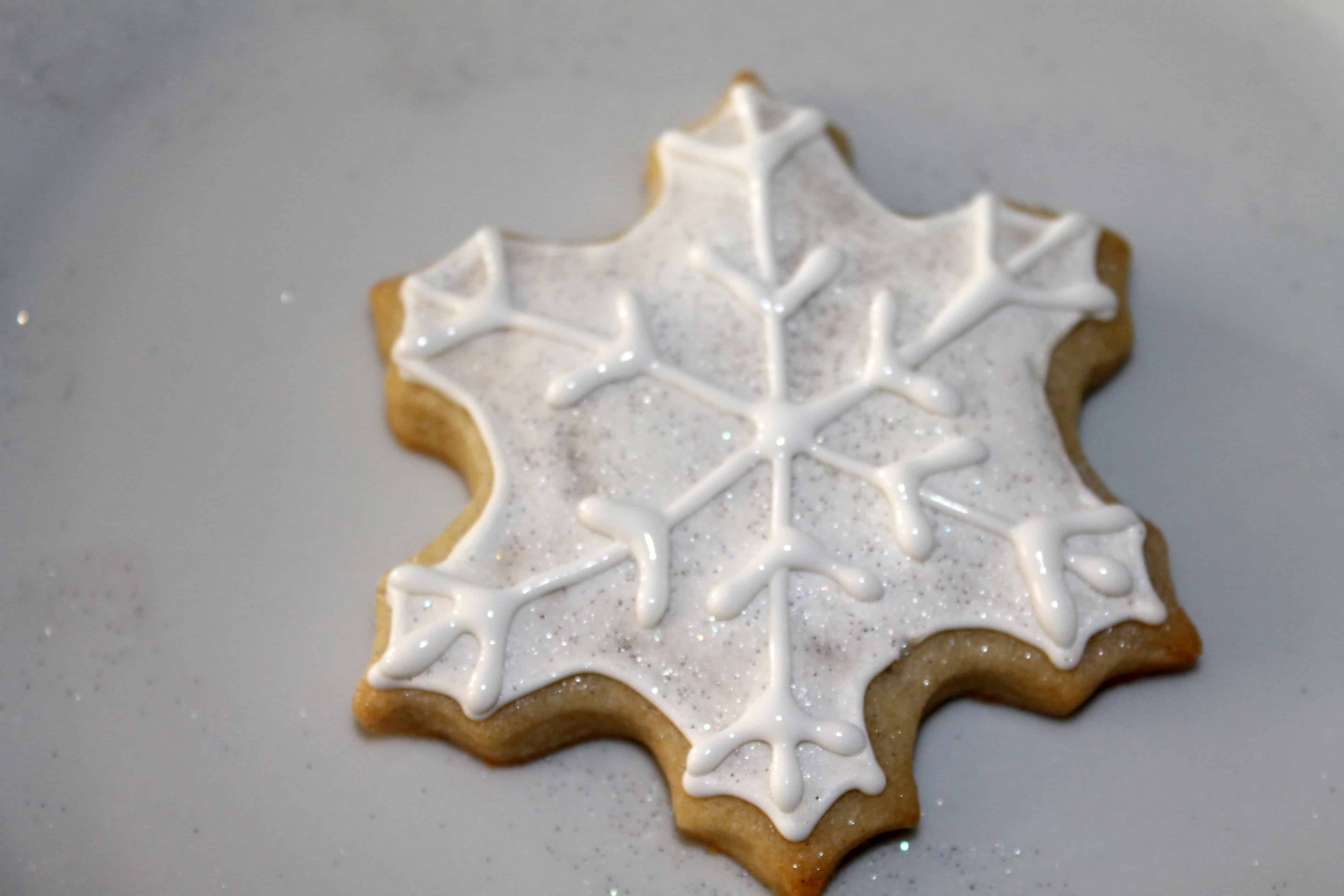 Cookie Decorating: Snowflake Cookies - Mom With Cookies