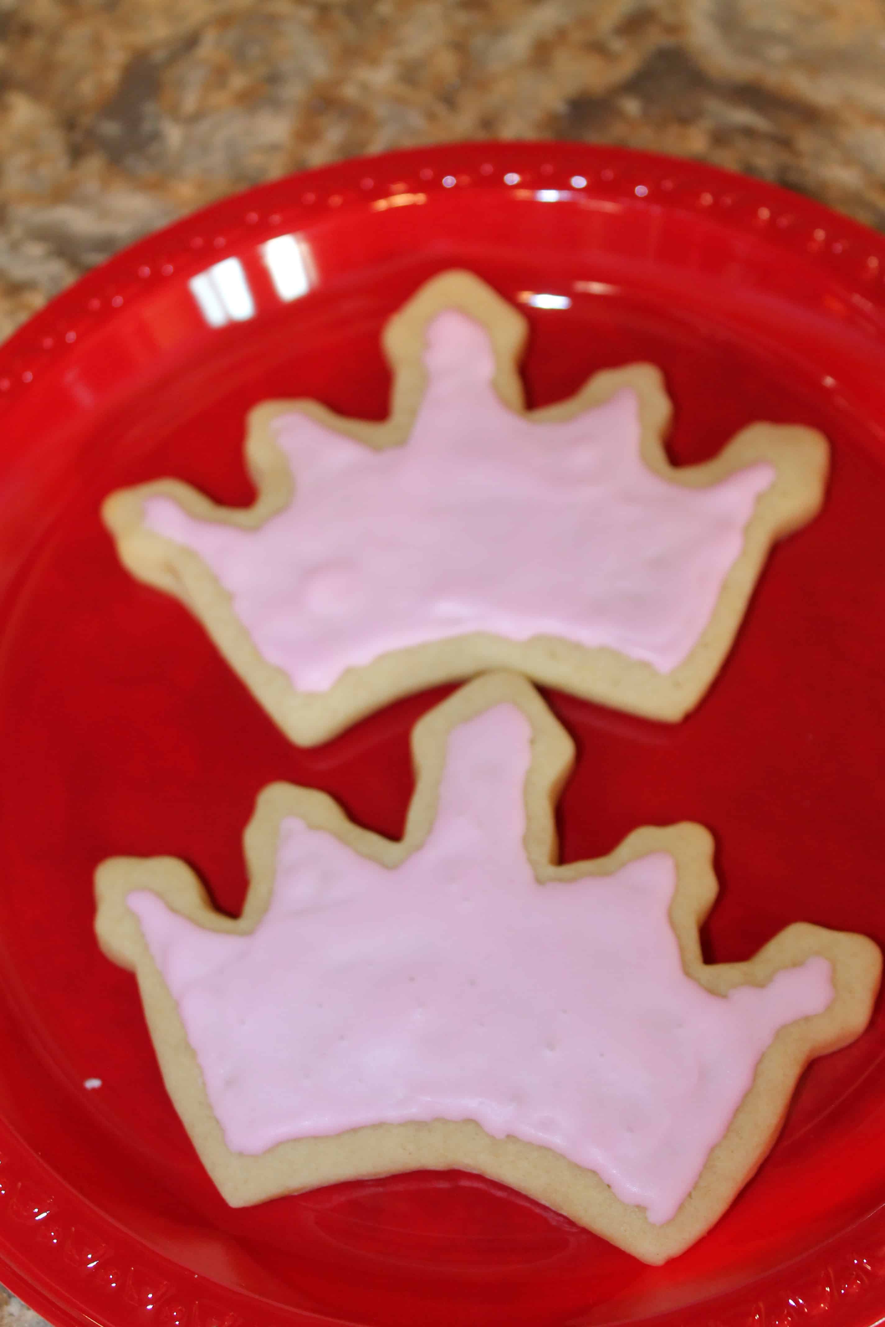 Cookie Decorating: Princess Tiara Cookies - Mom With Cookies