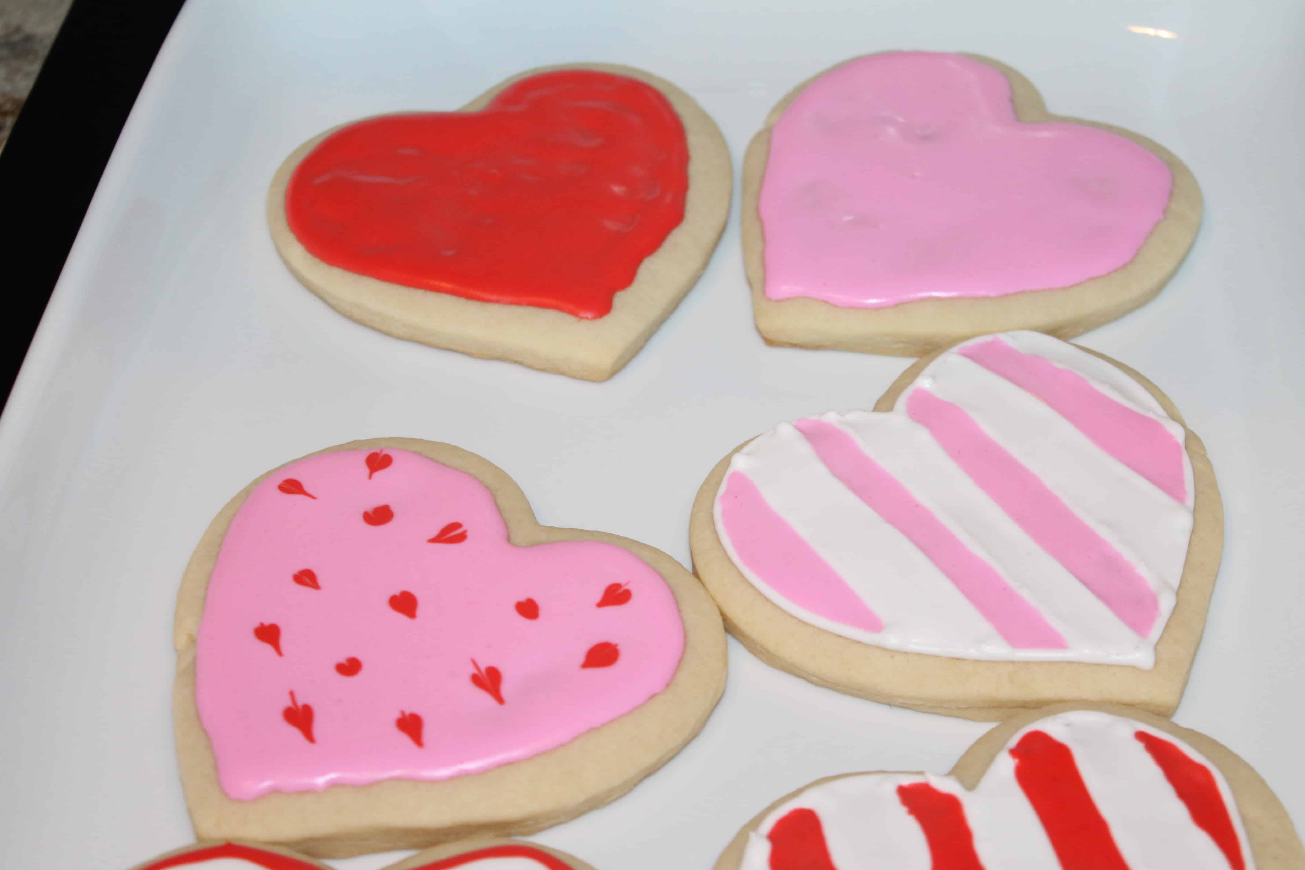 Decorating Heart Cookies for Valentines Day - Mom With Cookies